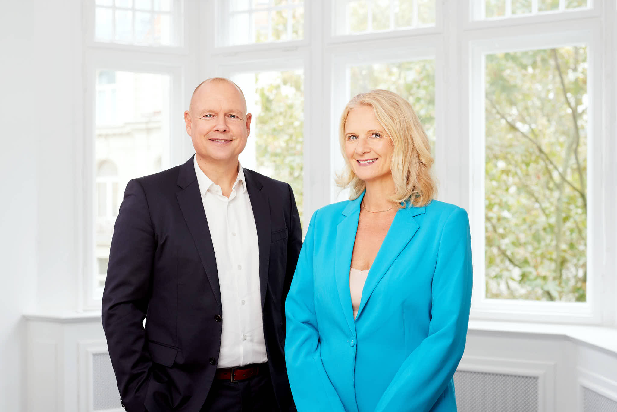 Holding - Becker & Kries